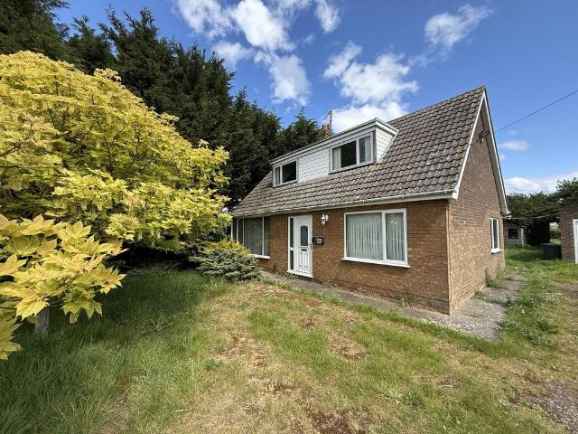2 bedroom detached house for sale