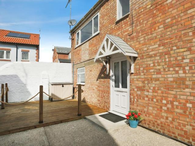 2 bedroom detached house for sale
