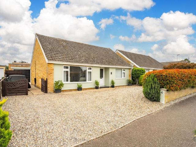 2 bedroom detached house for sale