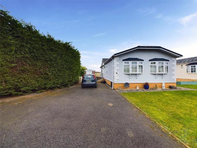 2 bedroom detached house for sale