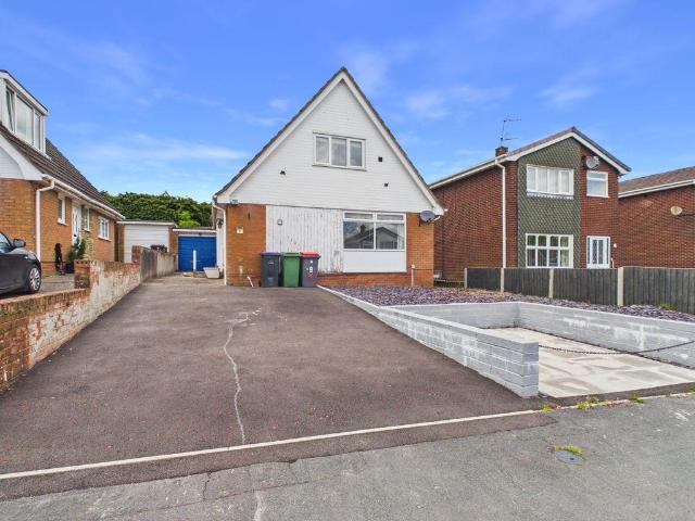 2 bedroom detached house for sale
