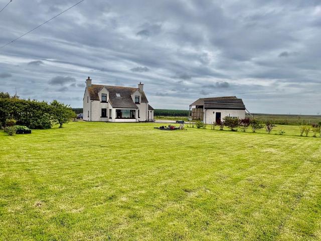 2 bedroom detached house for sale