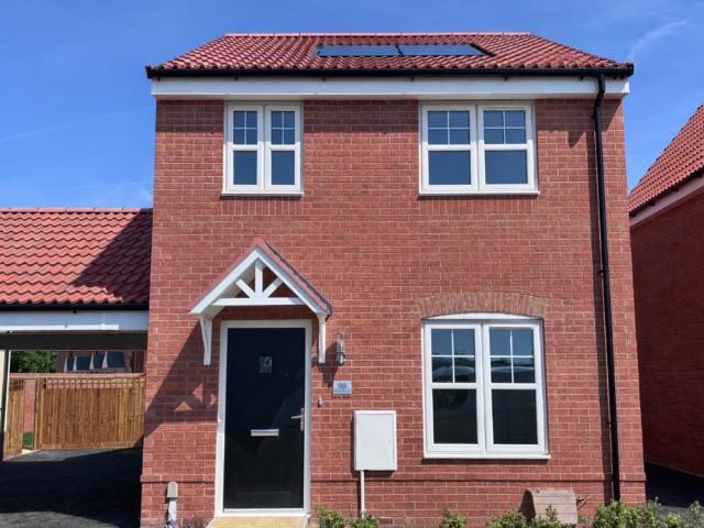2 bedroom detached house for sale
