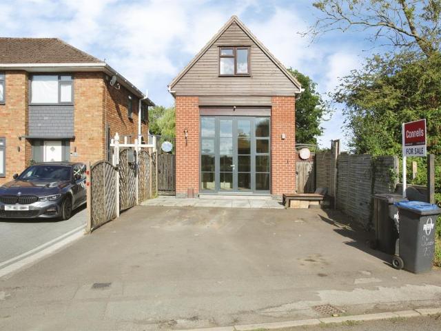 2 bedroom detached house for sale
