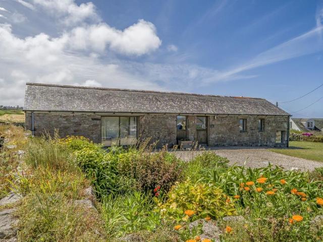 2 bedroom detached house for sale