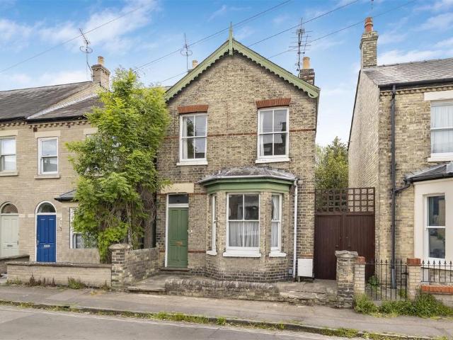 2 bedroom detached house for sale