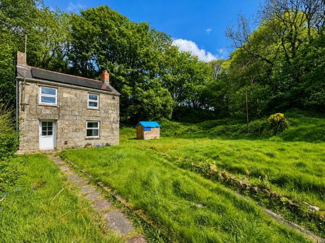 2 bedroom detached house for sale