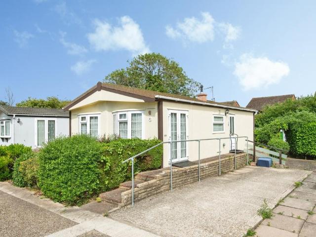2 bedroom detached house for sale
