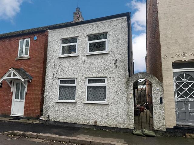 2 bedroom detached house for sale