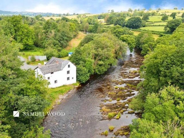 2 bedroom detached house for sale