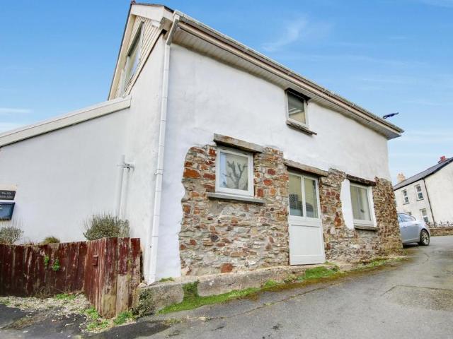 2 bedroom detached house for sale