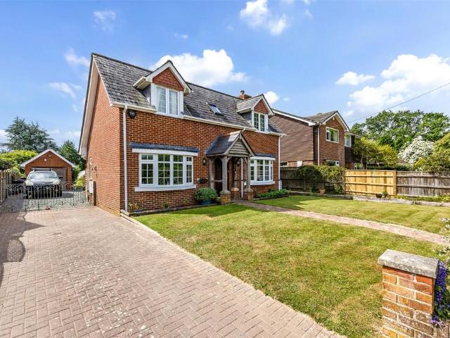 2 bedroom detached house for sale