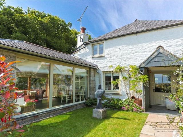 2 bedroom detached house for sale