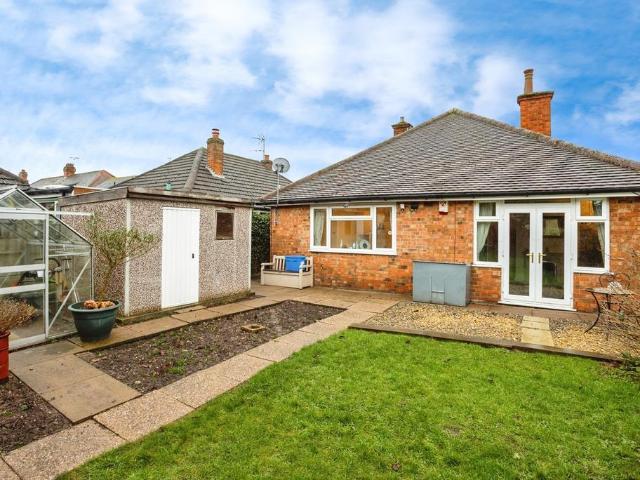 2 bedroom detached house for sale