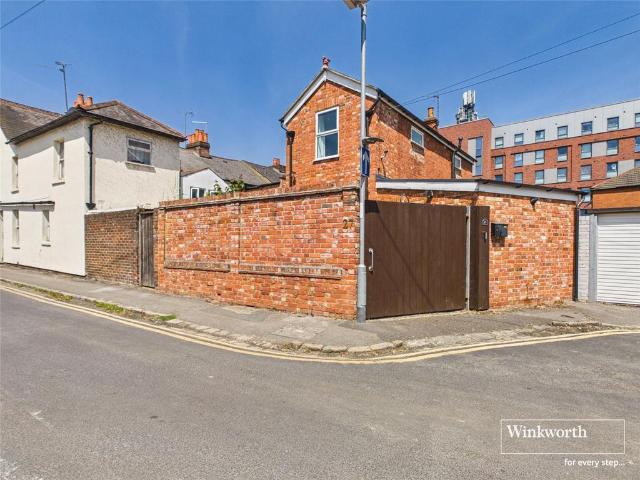 2 bedroom detached house for sale
