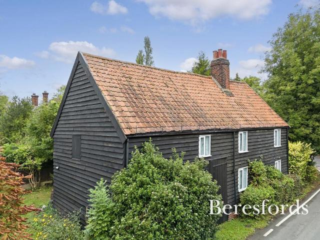 2 bedroom detached house for sale