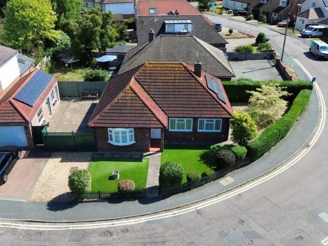 2 bedroom detached house for sale