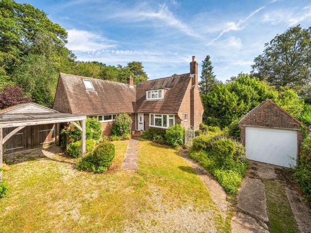 2 bedroom detached house for sale