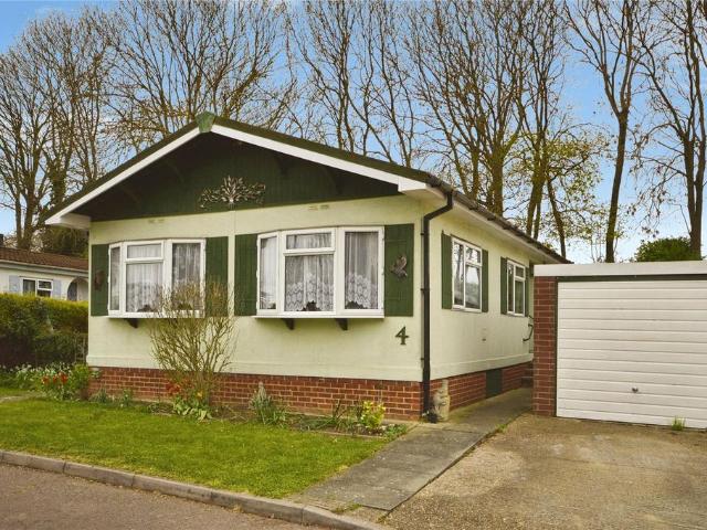 2 bedroom detached house for sale