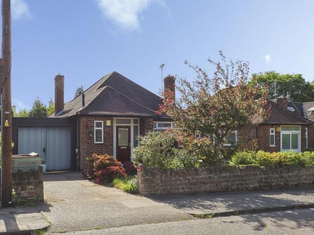 2 bedroom detached house for sale