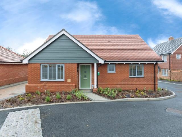 2 bedroom detached house for sale