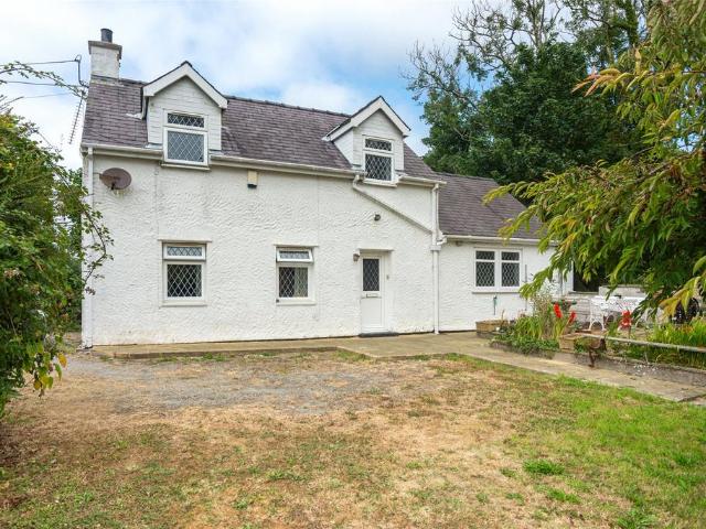 2 bedroom detached house for sale