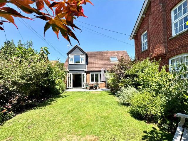 2 bedroom detached house for sale