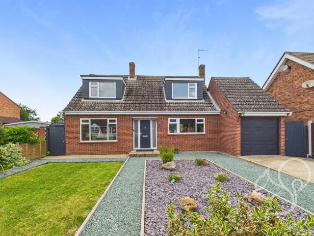 2 bedroom detached house for sale