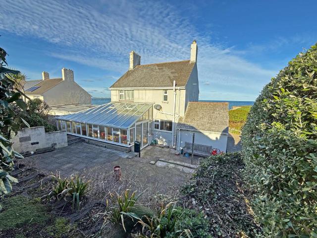2 bedroom detached house for sale