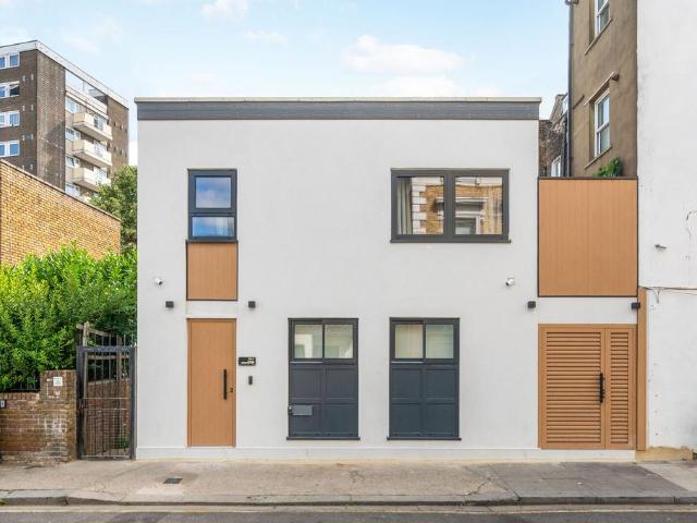 2 bedroom detached house for sale