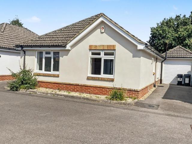 2 bedroom detached house for sale
