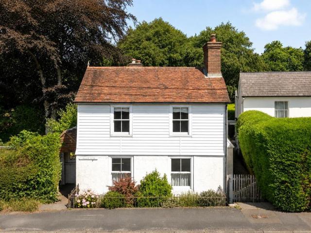 2 bedroom detached house for sale