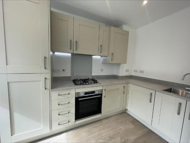2 bedroom detached house for sale