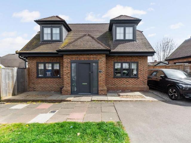 2 bedroom detached house for sale