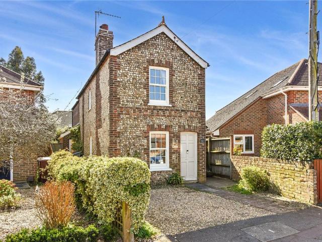 2 bedroom detached house for sale