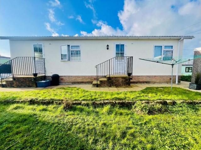 2 bedroom detached house for sale