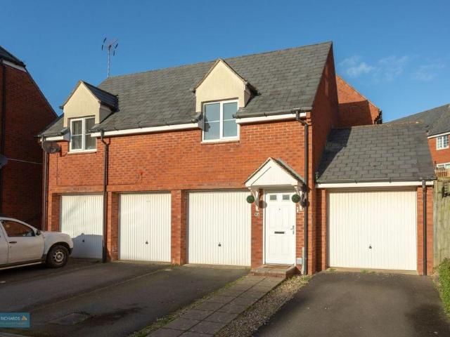 2 bedroom detached house for sale