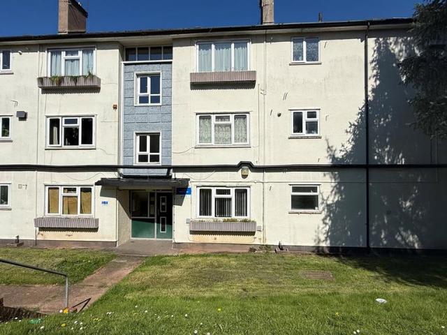 2 bedroom ground flat for sale
