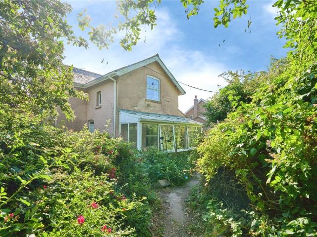 2 bedroom detached house for sale