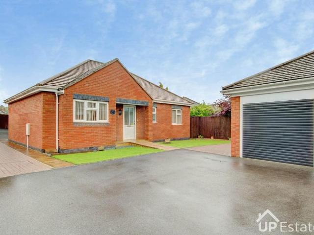 2 bedroom detached house for sale