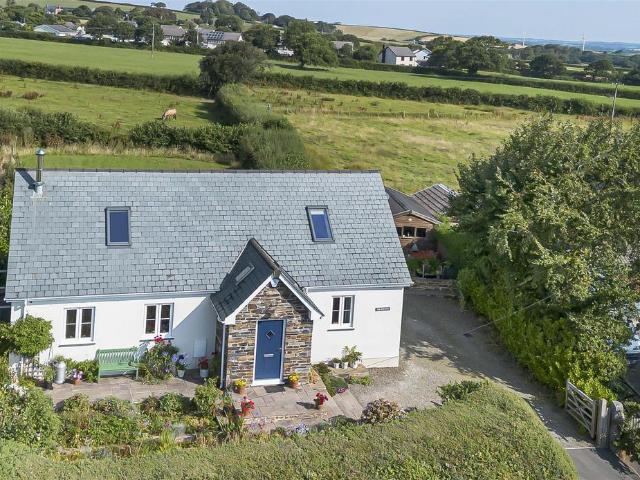2 bedroom detached house for sale