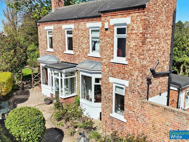 2 bedroom detached house for sale