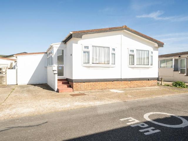 2 bedroom detached house for sale