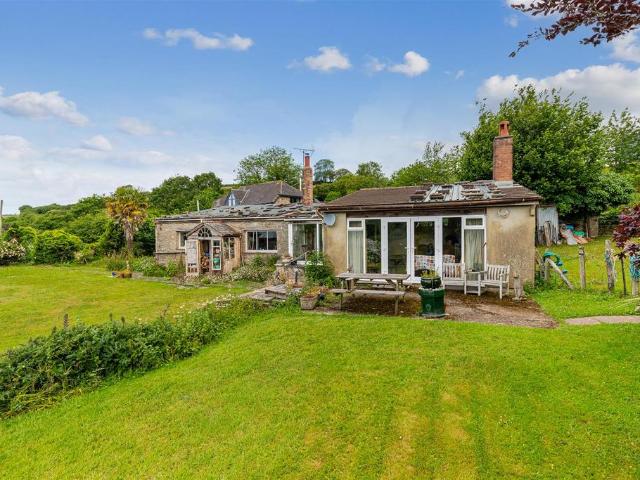 2 bedroom detached house for sale