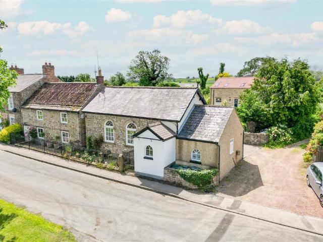 2 bedroom detached house for sale
