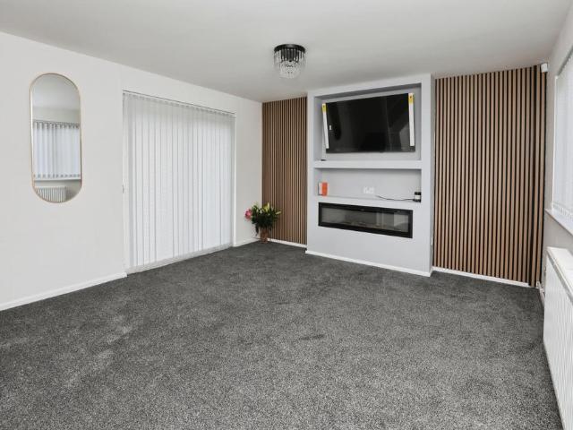 2 bedroom detached house for sale