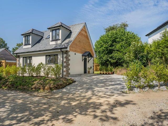 2 bedroom detached house for sale