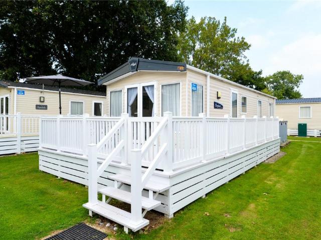 2 bedroom detached house for sale