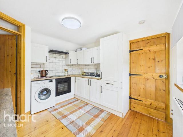 2 bedroom detached house for sale