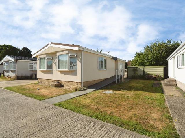 2 bedroom detached house for sale